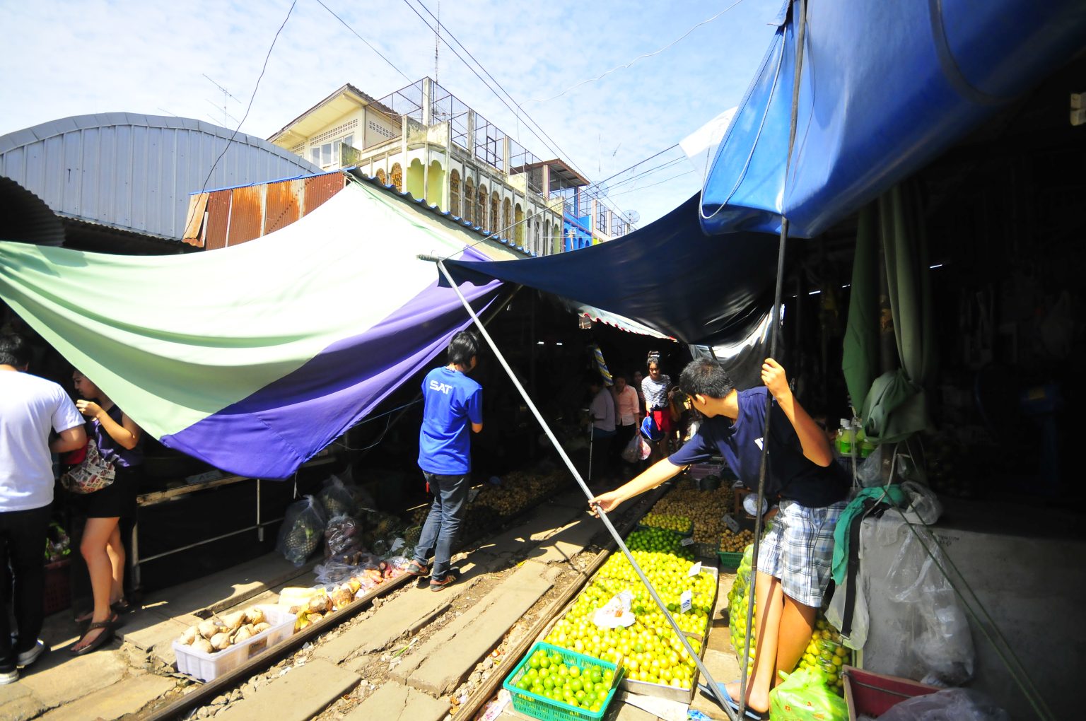 CASE STUDY: ROM HOOB MARKET - Visual Culture